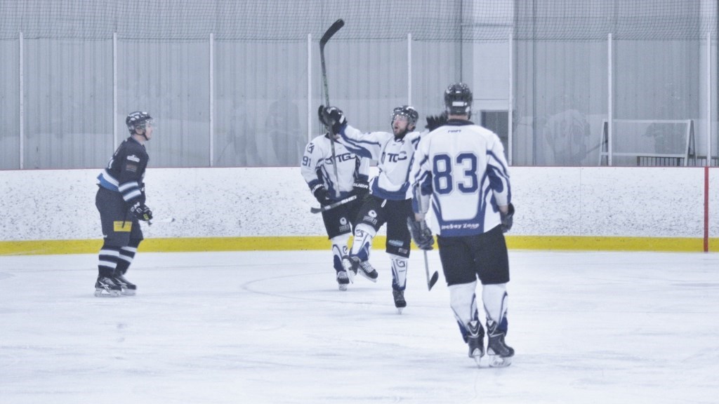 LLH: le TGC de Saint-Gédéon l'emporte 3 à 2 sur le Komutel de Saint ...